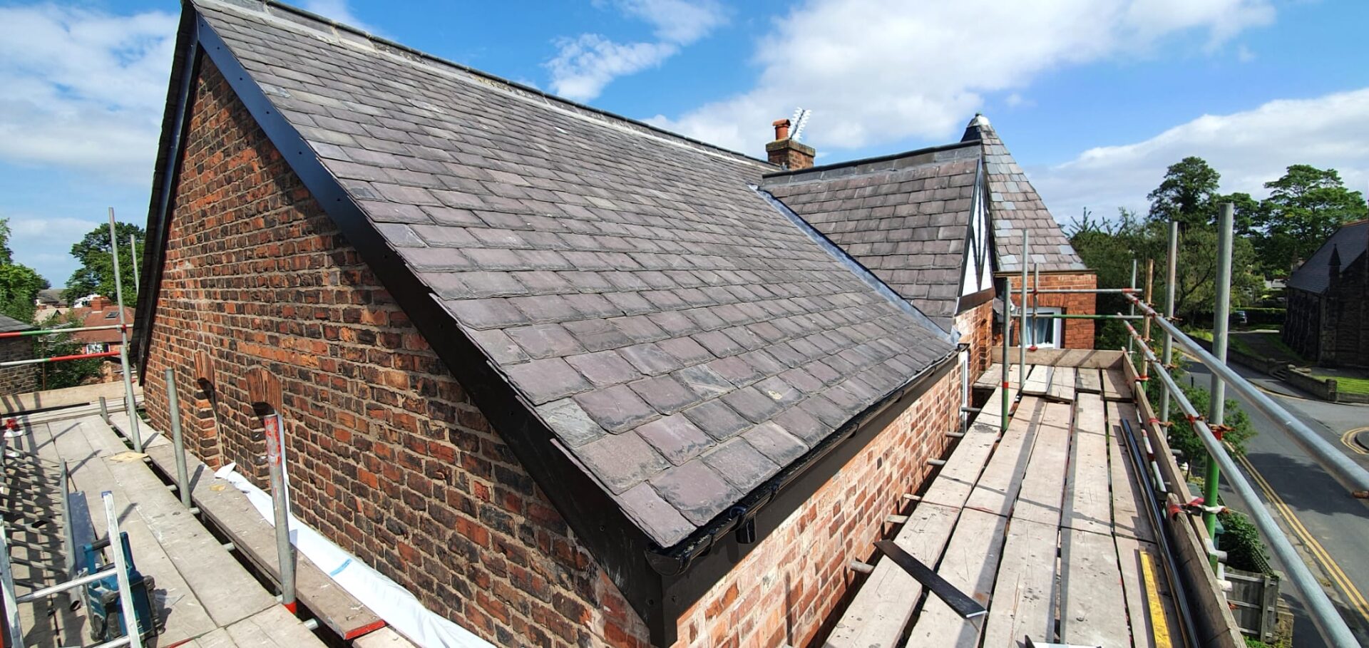 DM ROOFING: TRUSTED ROOFERS FOR SLATE ROOFING IN MANCHESTER